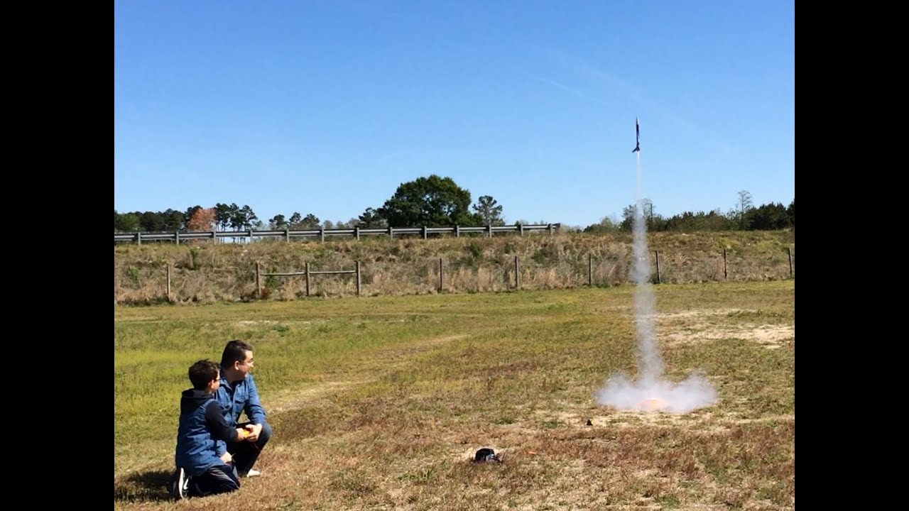 Launching my first model rocket - YouTube