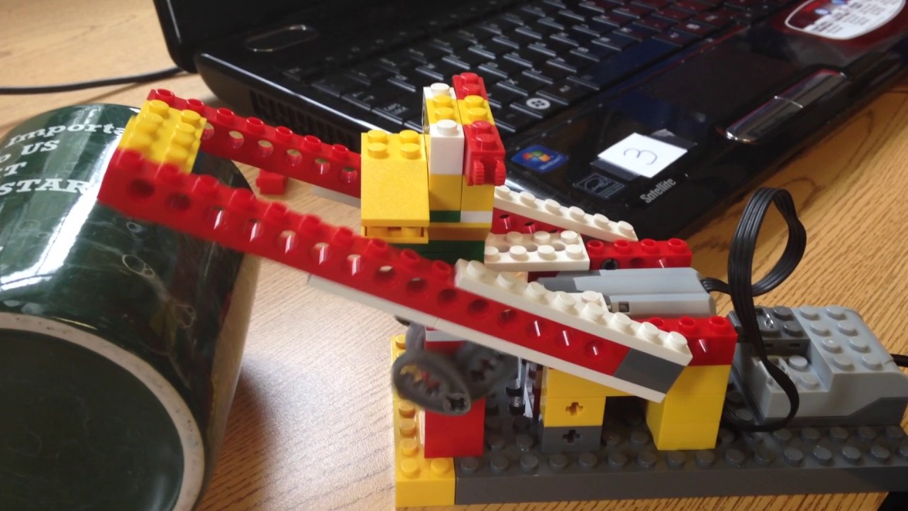 LEGO Education WeDo 1.0 Monkey - YouTube