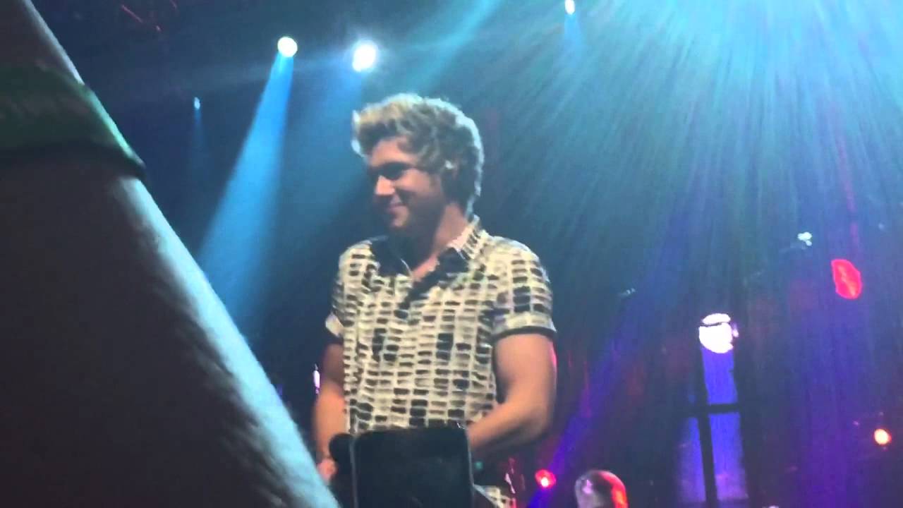 What Makes You Beautiful - One Direction - Apple Music Festival 2015 ...