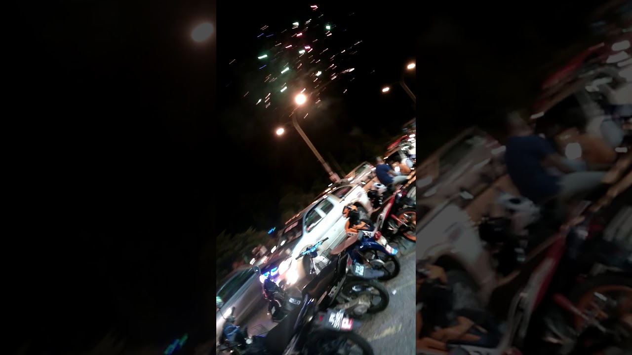 malam raya - YouTube