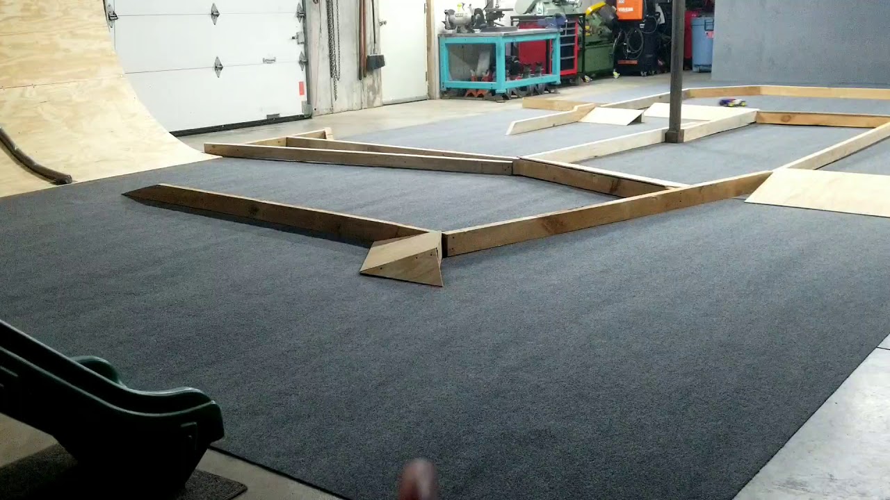 Mini T 2.0 indoor track - YouTube