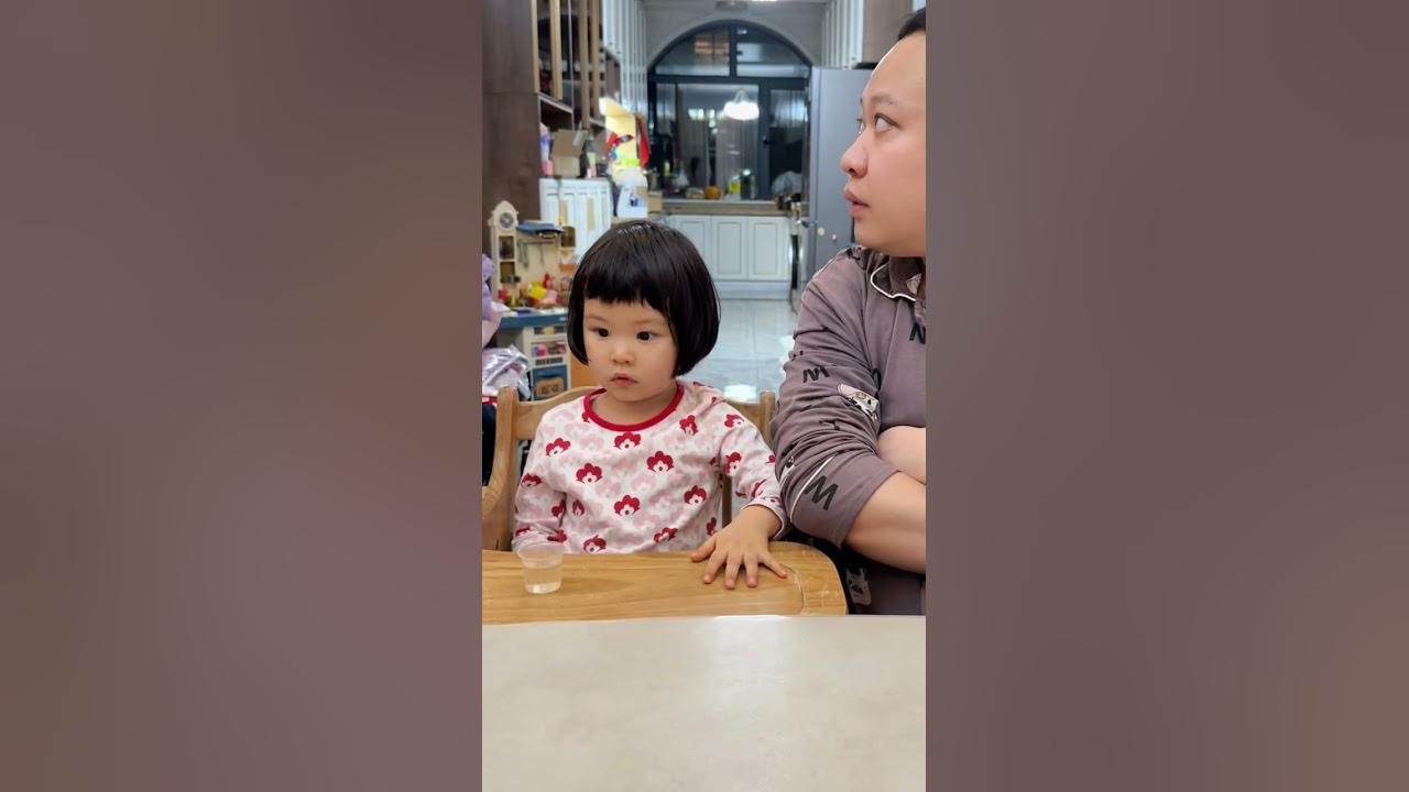 都是自找的大眼萌娃 父女搞笑 宝宝吃药 Youtube