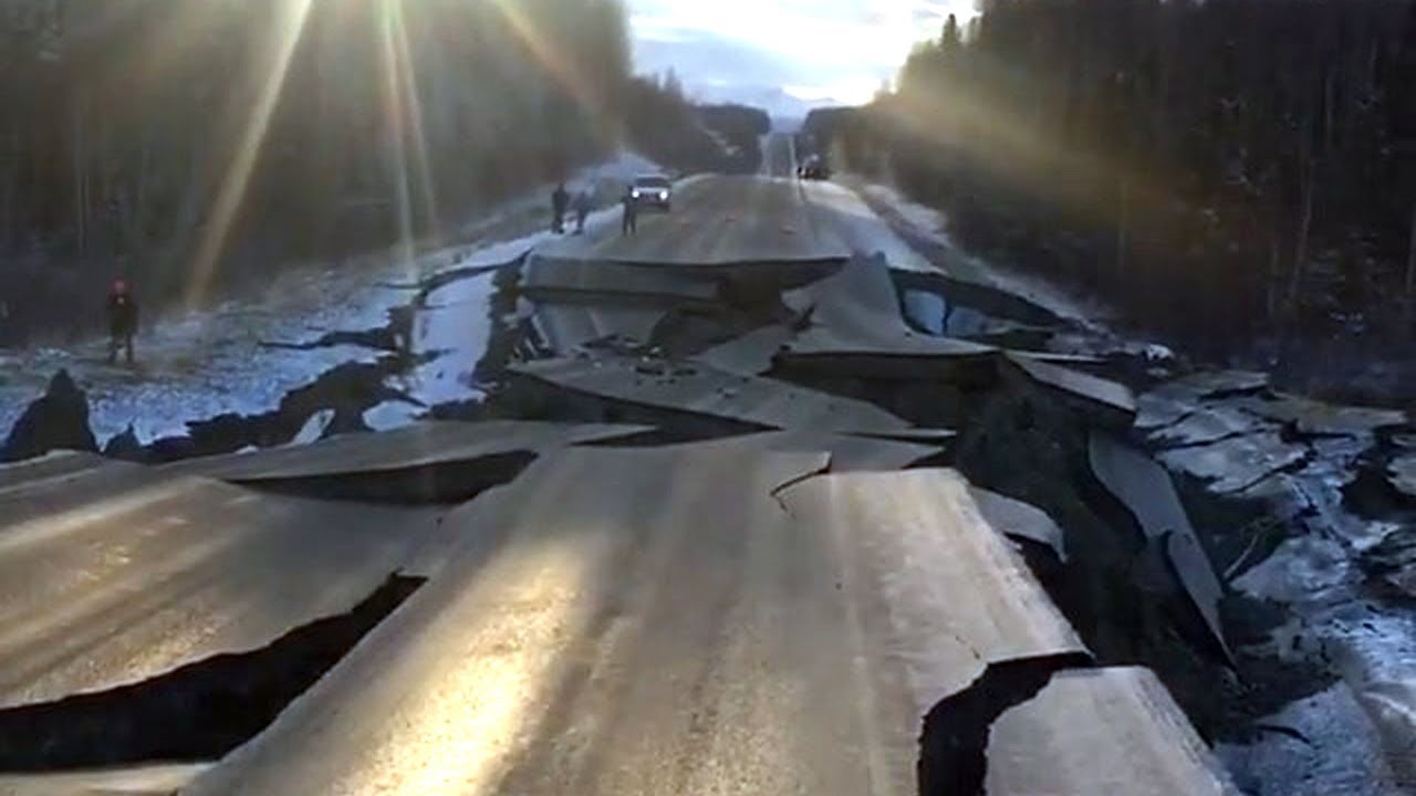 Powerful M7.0 Earthquake strikes Anchorage, Alaska (Nov 30, 2018) - YouTube