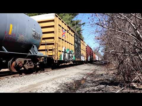 MEC 7622 freight train in Westford MA - YouTube