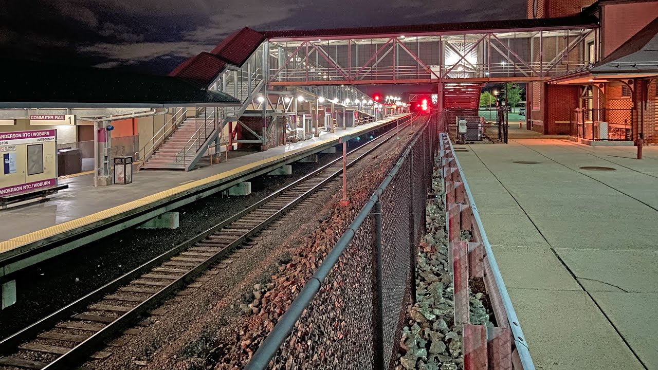 Outbound MBTA Lowell Line Train Runs a Red Signal @ Anderson - YouTube