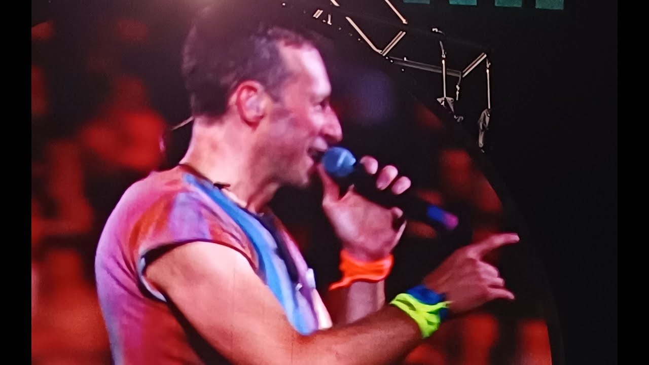 Coldplay - Hymn For The Weekend 4K. Live in Barcelona Spain 2023 - YouTube