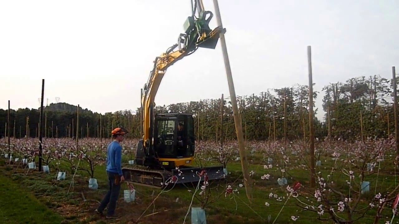 Plantation de piquets - YouTube