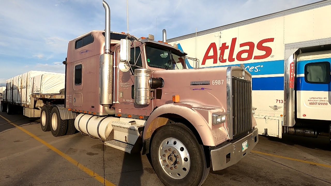 Pink Kenworth W900 At Iowa 80 Truck Stop In Walcott - YouTube