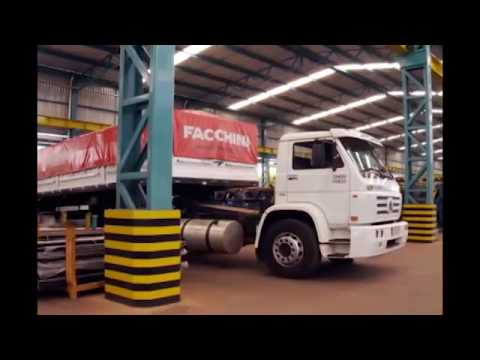 Visita da Equipe Brasil Caminhoneiro fábrica Facchini - YouTube
