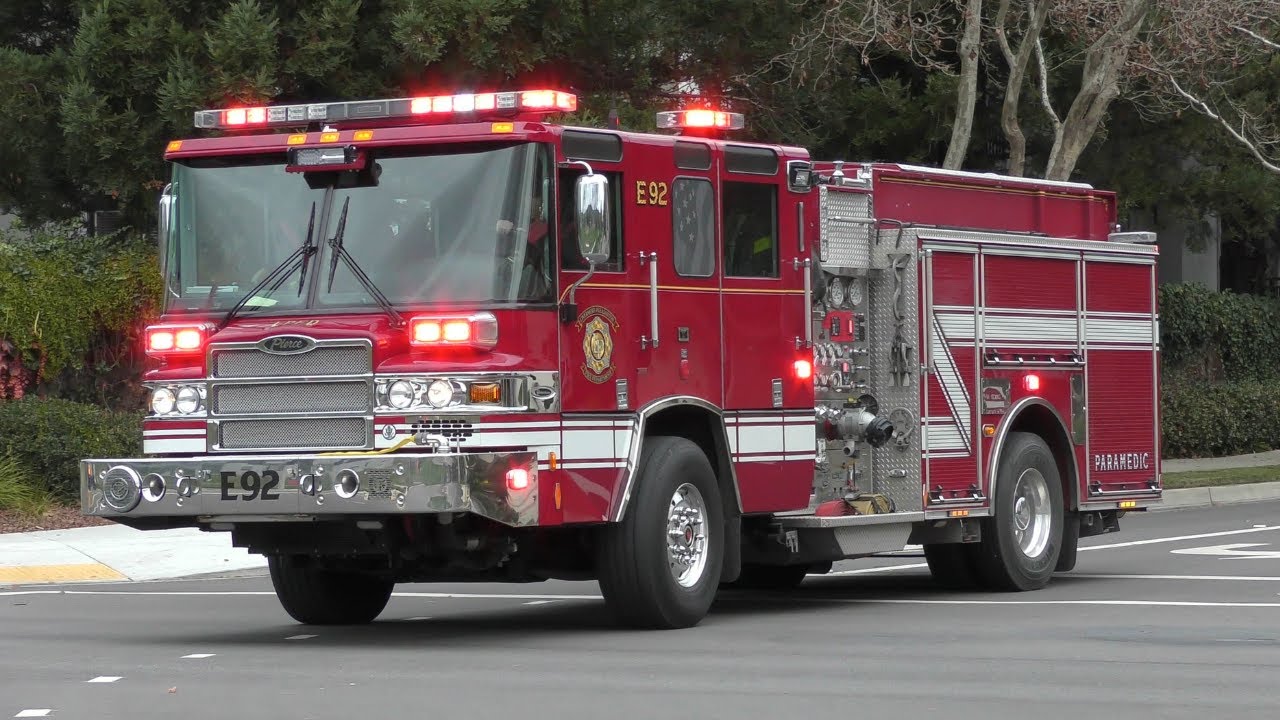 Livermore-Pleasanton Fire Dept. Engine 92 Responding - YouTube