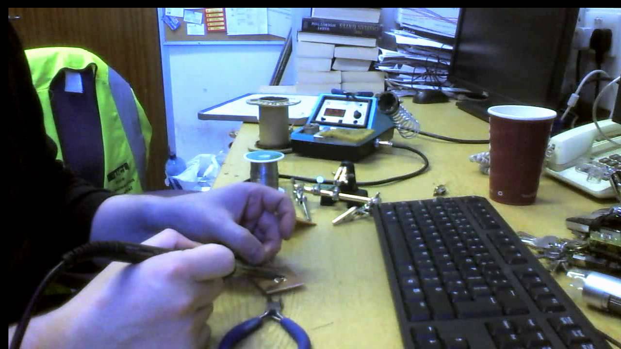 How to solder, Part3 (Buckets, Strip Board, Good/bad joints and pcbs ...