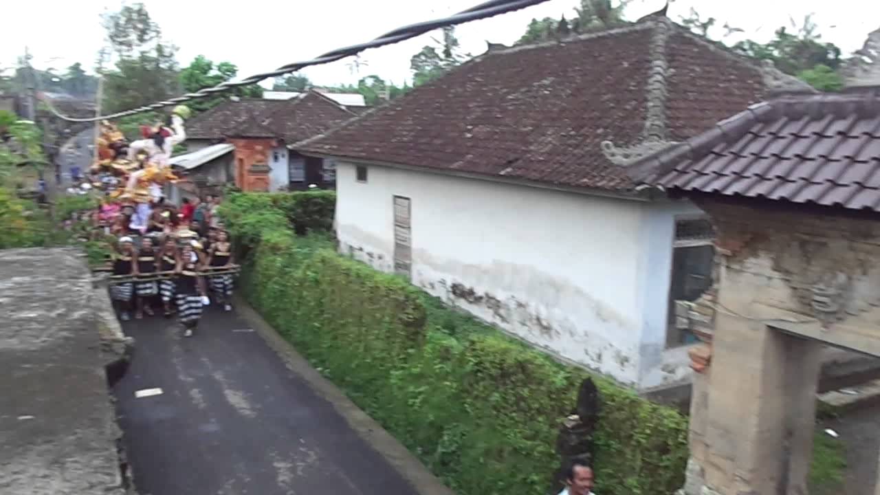 OGOH2 BANJAR GUNUNG DESA SEBATU,,, - YouTube