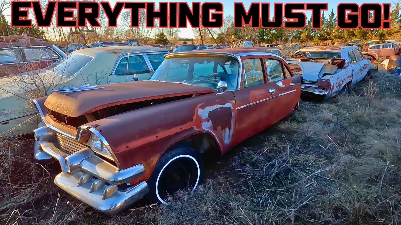 Over 100 ANTIQUE CARS are in this HIDDEN Junkyard! (Everything Must Go ...