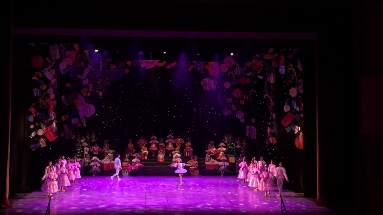 Coda of Grand pas de deux ballet Nutcracker with academy of Arts ...