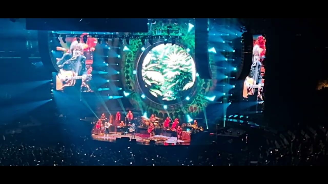 Living Thing - Jeff Lynne's ELO 'Over and Out' concert at Madison ...