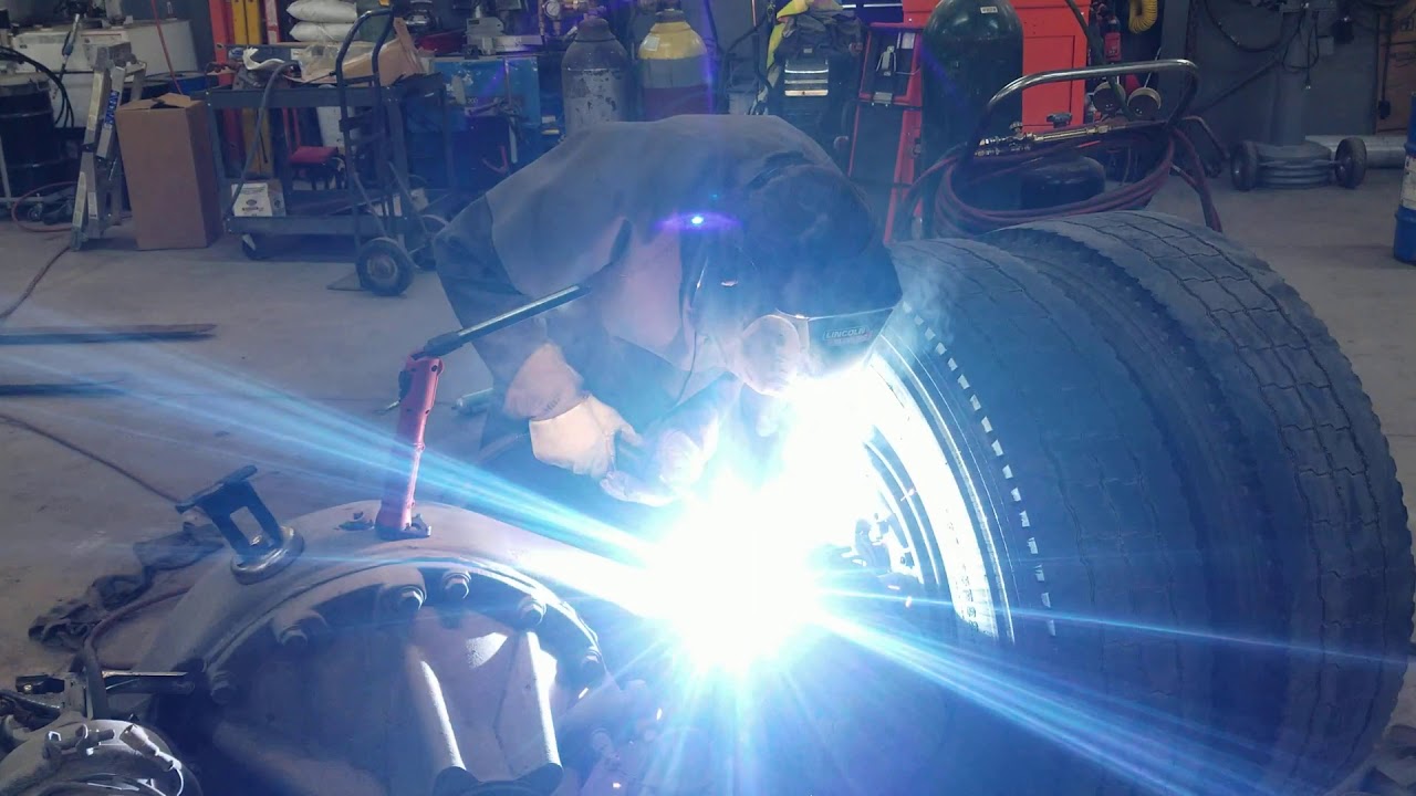 Weld repair on cracked axle housing - YouTube