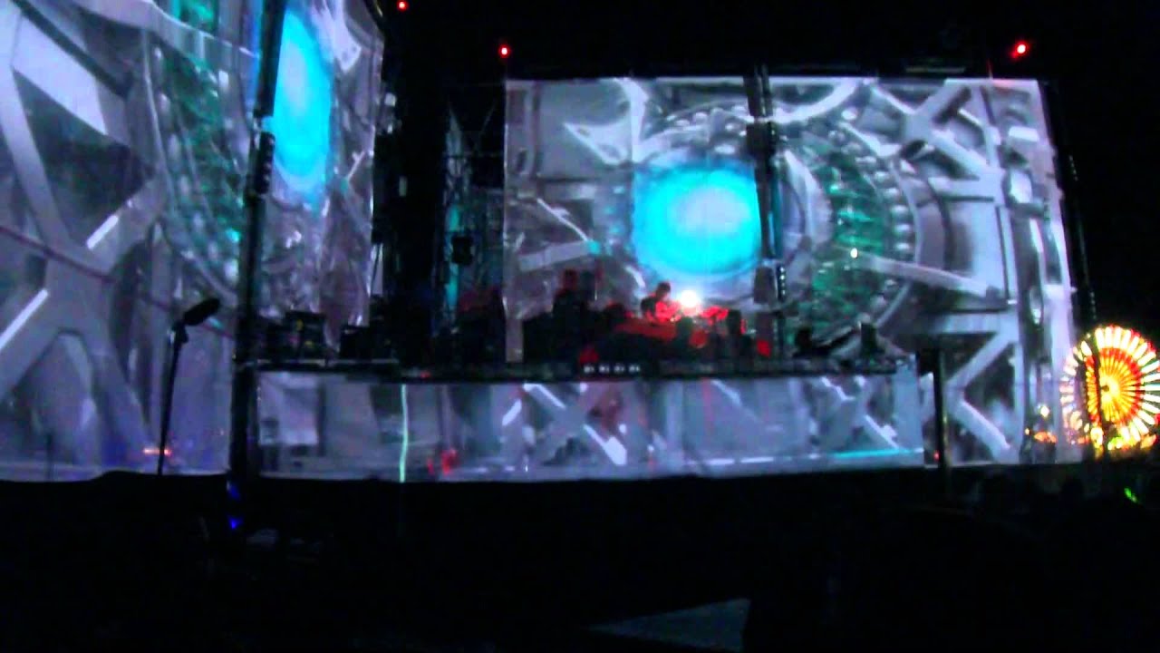 EDC 2012 bass pod - YouTube