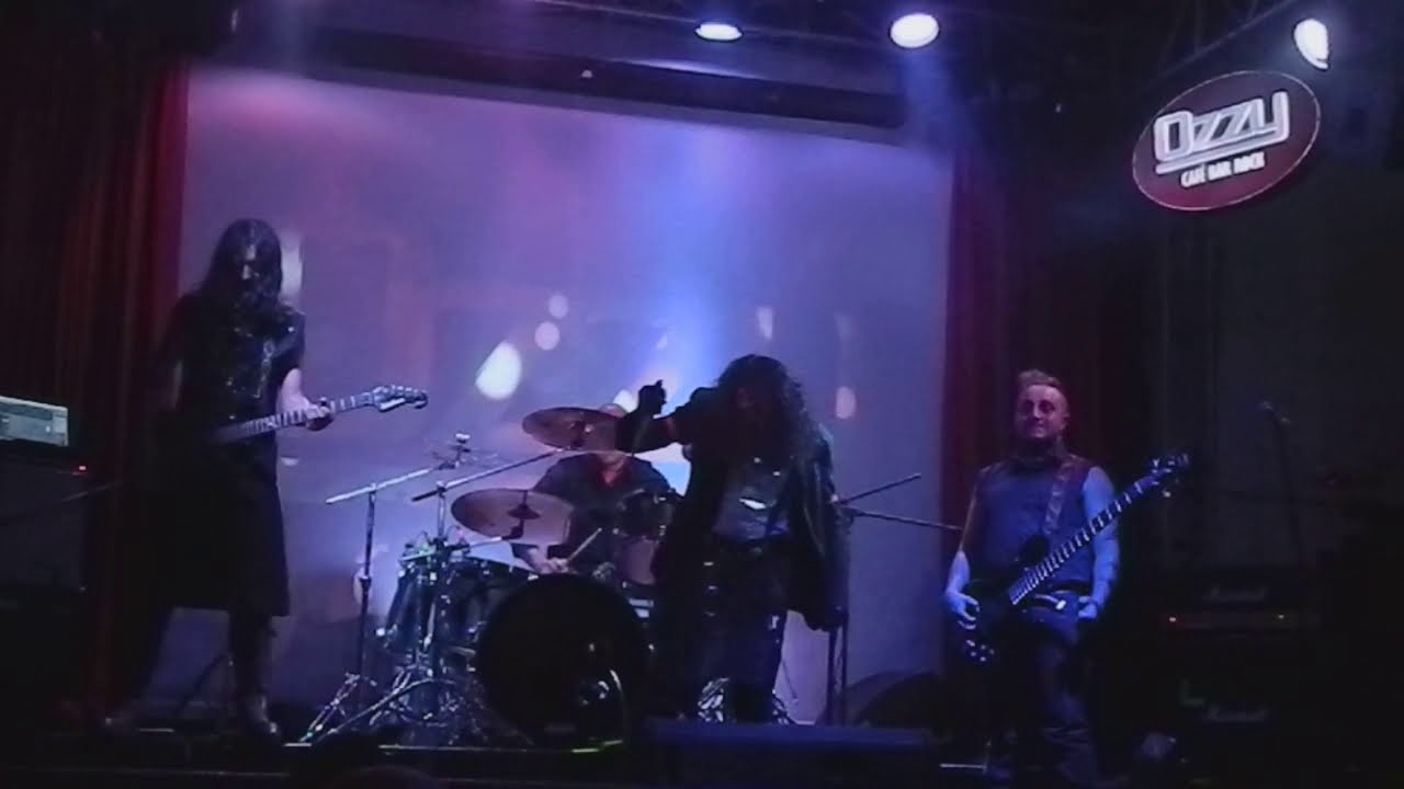 Divine Child - Boring live - YouTube