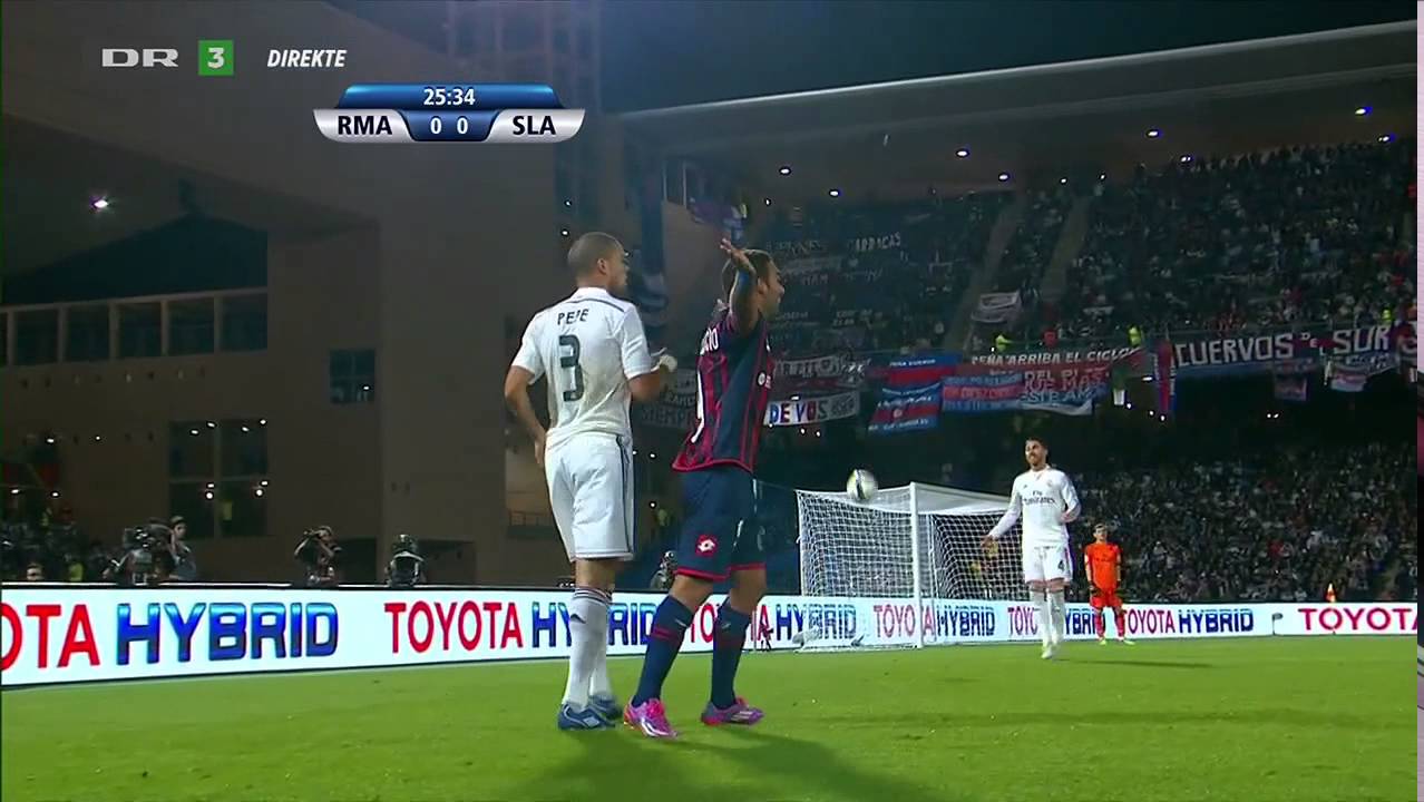 Pepe funny throw-in trick - YouTube