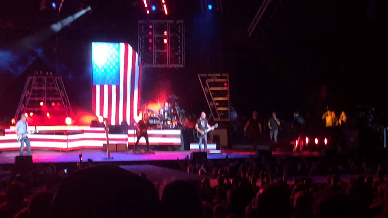 ]Jason Aldean, Cole Swindell, Tyler Farr Perform " The Only Way I Know ...