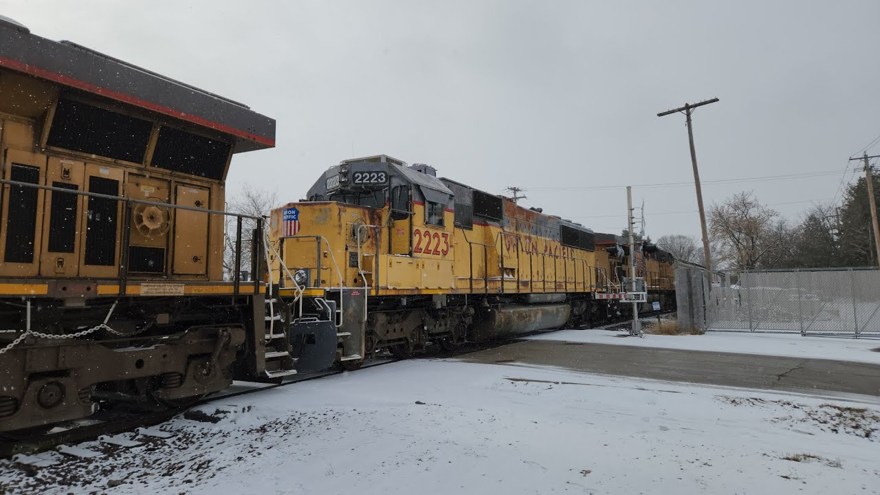UP 2223 trails on MALG3 on Union Pacific's Milwaukee Subdivision|1/22 ...