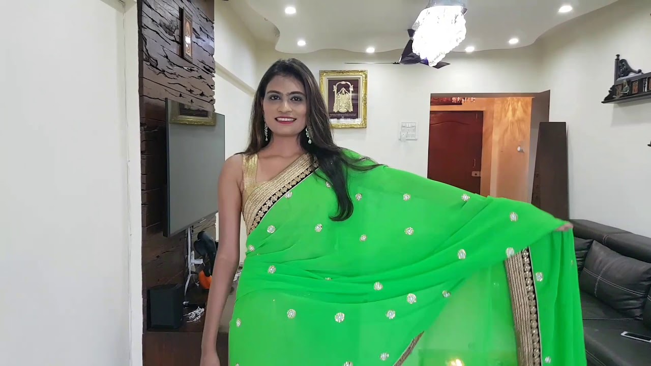 ABSOLU ELLE girls practicing ramp walk in Saree - YouTube