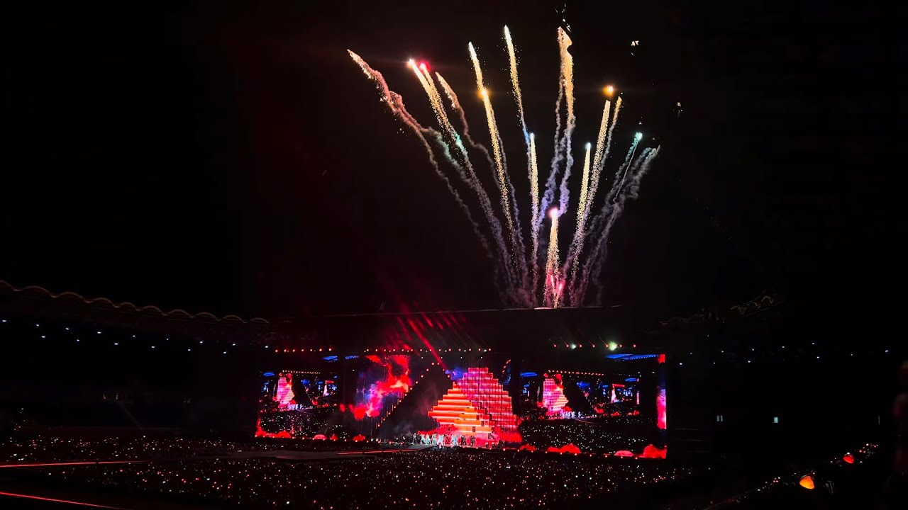 #SEVENTEEN - SUPER | #SVT RIGHT HERE TOUR IN BULACAN - YouTube