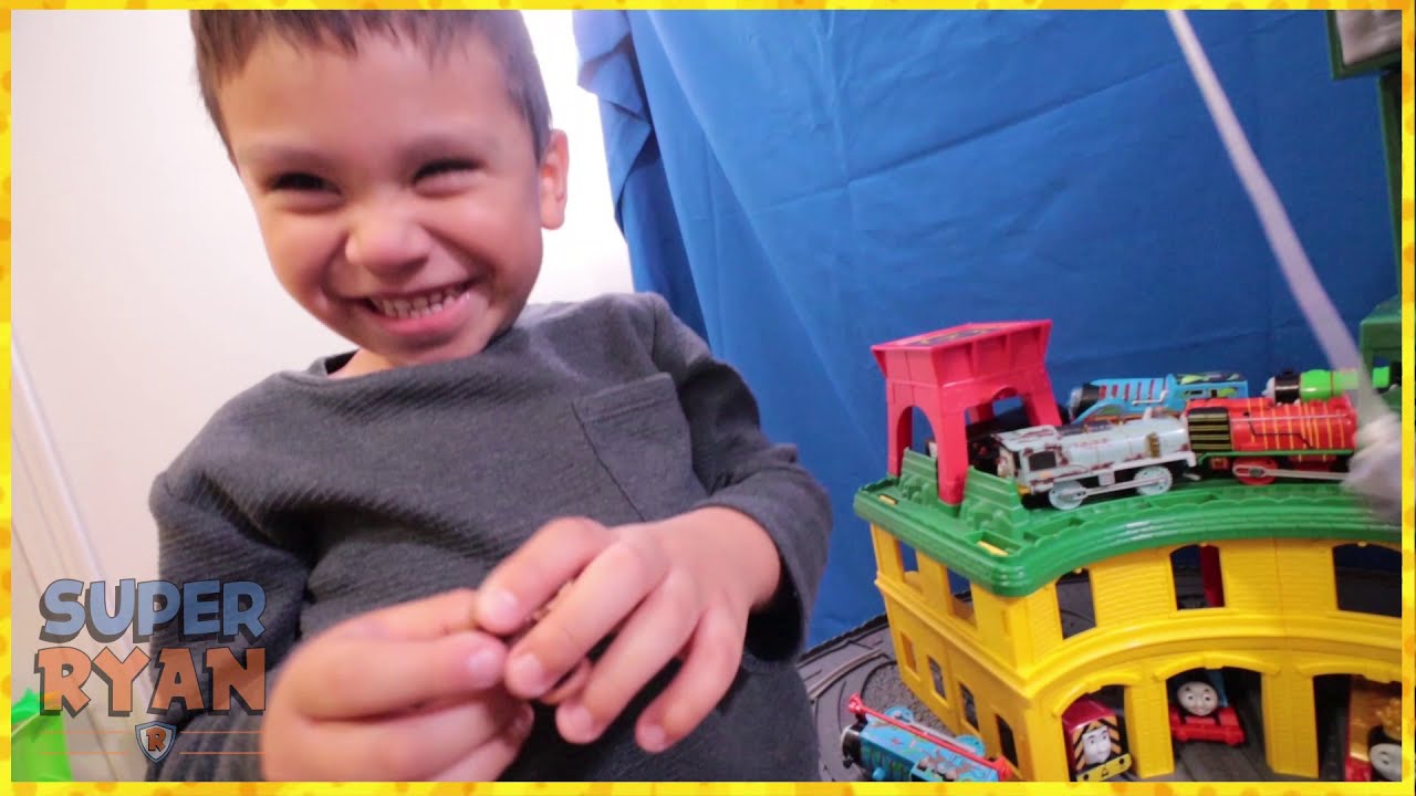 Thomas and Friends Super Station | Super Ryan Playing With Thomas - YouTube