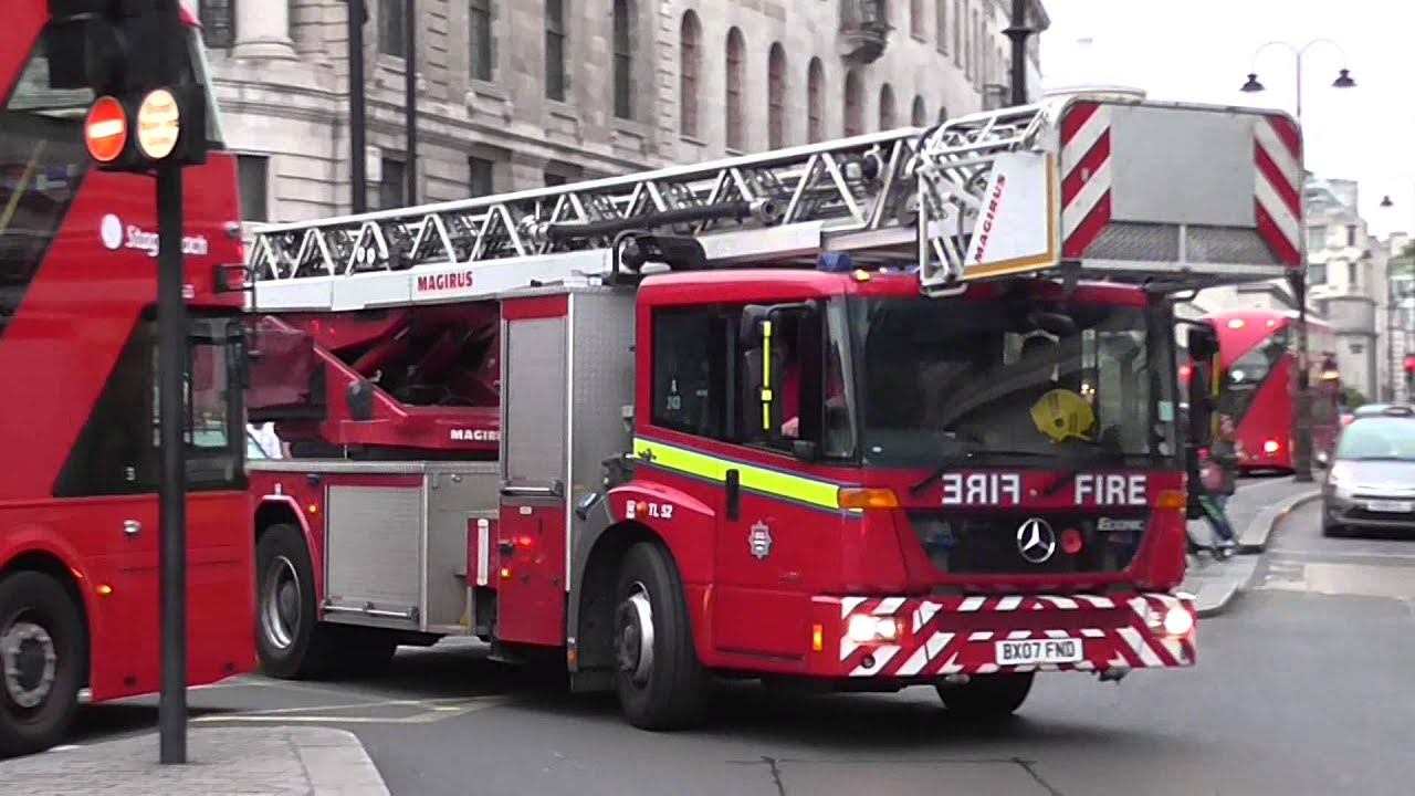 London Fire Brigade Turntable Ladder Responding with lots of bullhorn ...