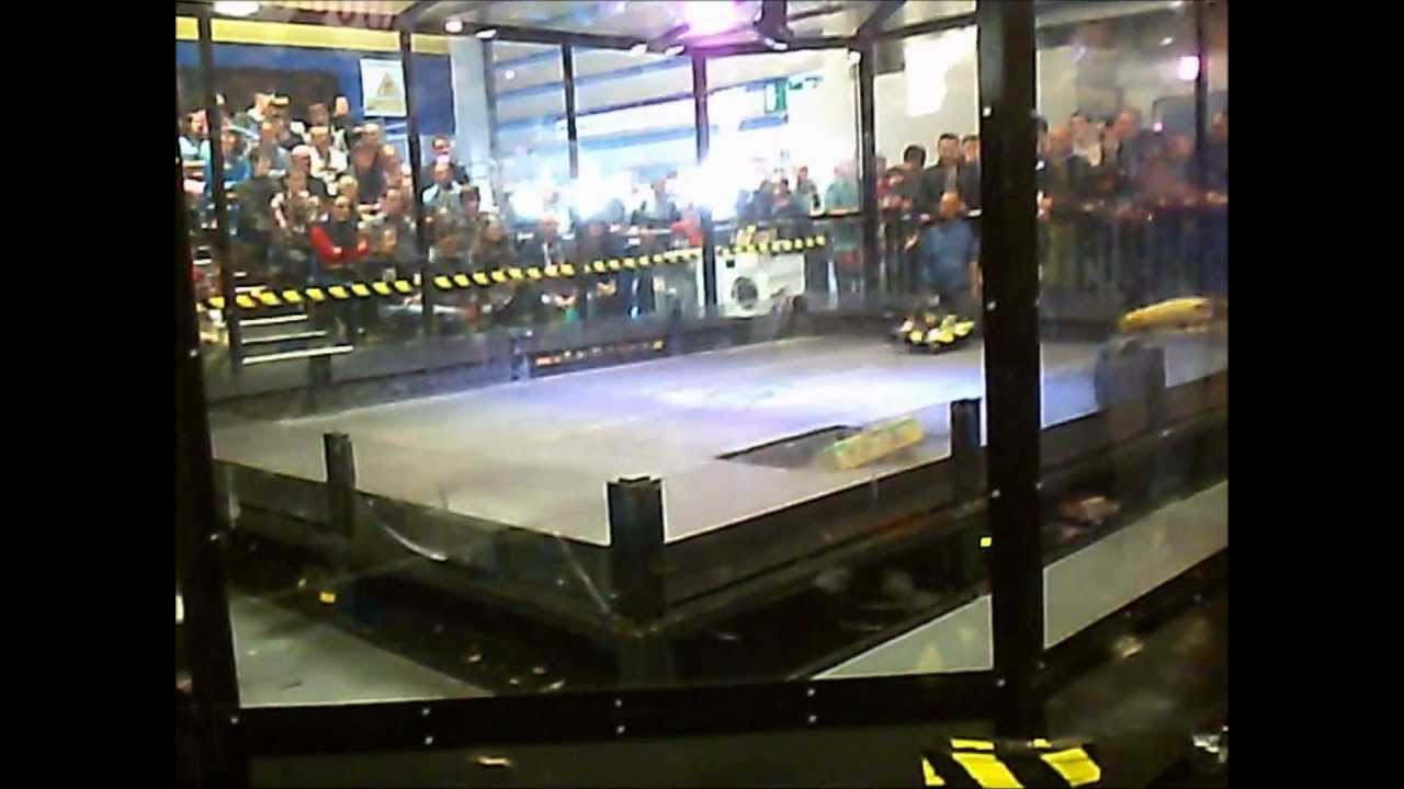 Gadget Show Live 2012- Robo Challenge - YouTube
