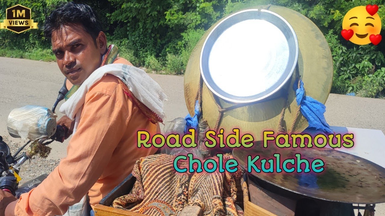 Road Side Jassur mai Famous Band Chole खाने का आनंद लिया 😋😋 By Sandhu ...