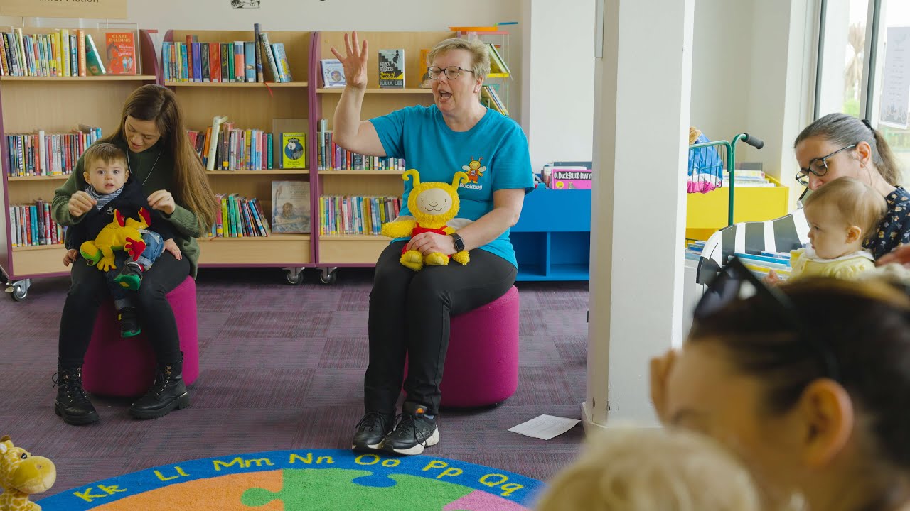 Janice Middleton wins Scottish Book Trust Bookbug Hero Award 2023 - YouTube