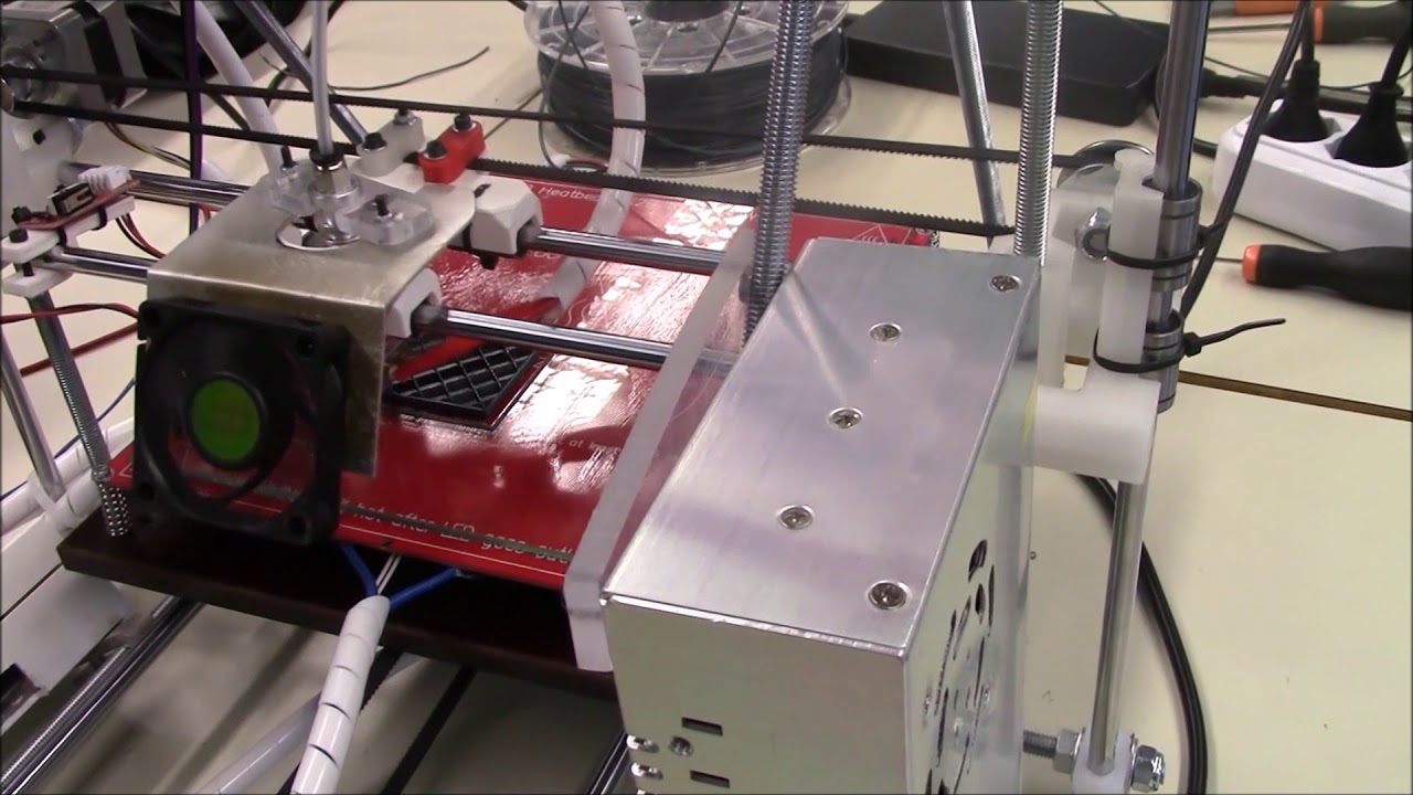 ITIS "Blaise Pascal" Manerbio stampante 3D - YouTube