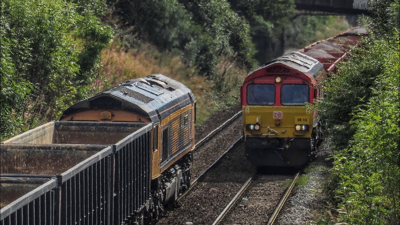 GBRf 66788 & DB 66113 Freight Crossover @ Woodley, 9/9/22 - YouTube