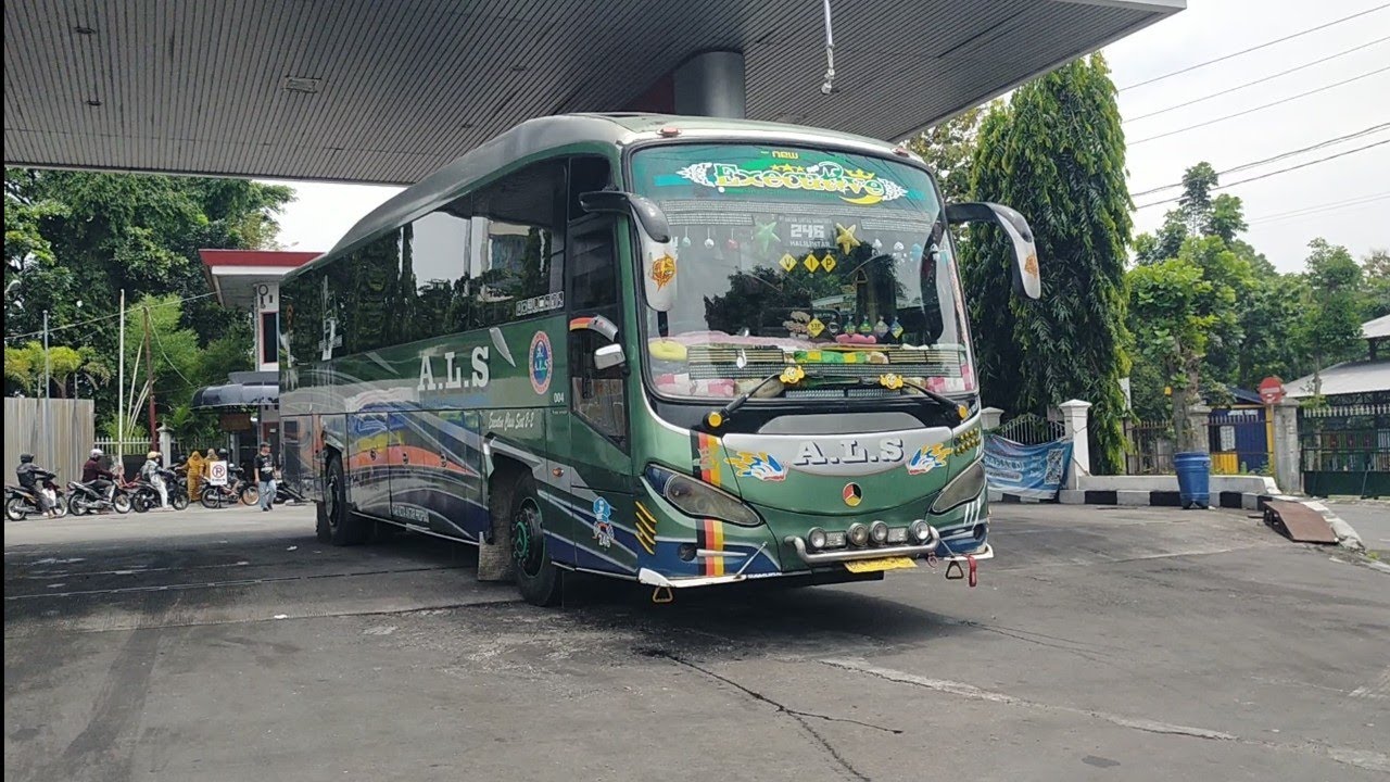 SUARA KLAKSON BASURI MENGGEMA SEPANJANG JALAN KOTA JOGJAKARTA...‼️BUS ...