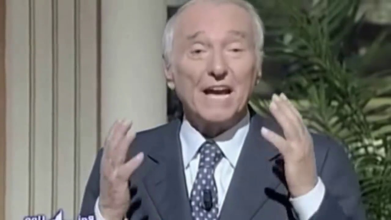 Il professor Angel spiega qualcosa di non meglio precisato ...
