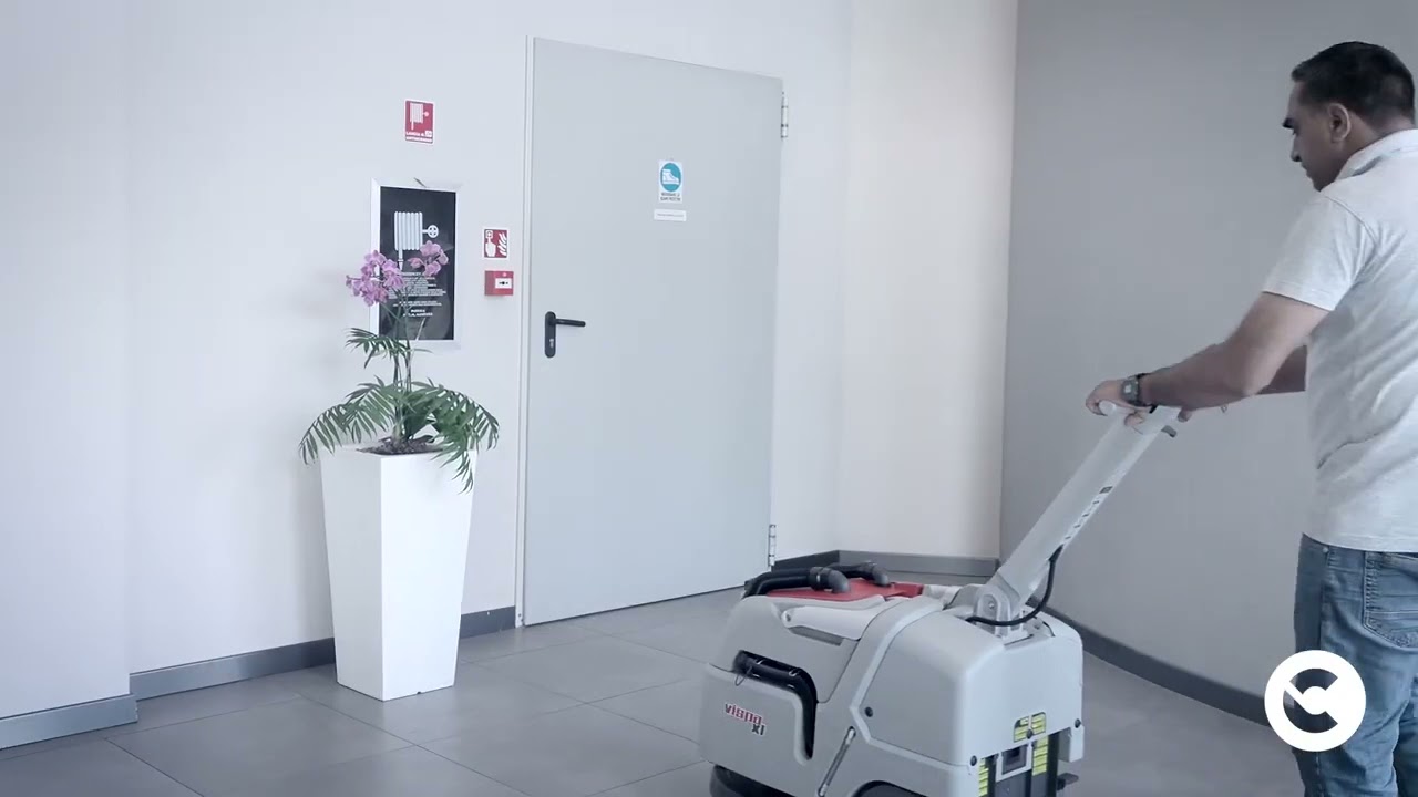 Comac Vispa XL - YouTube