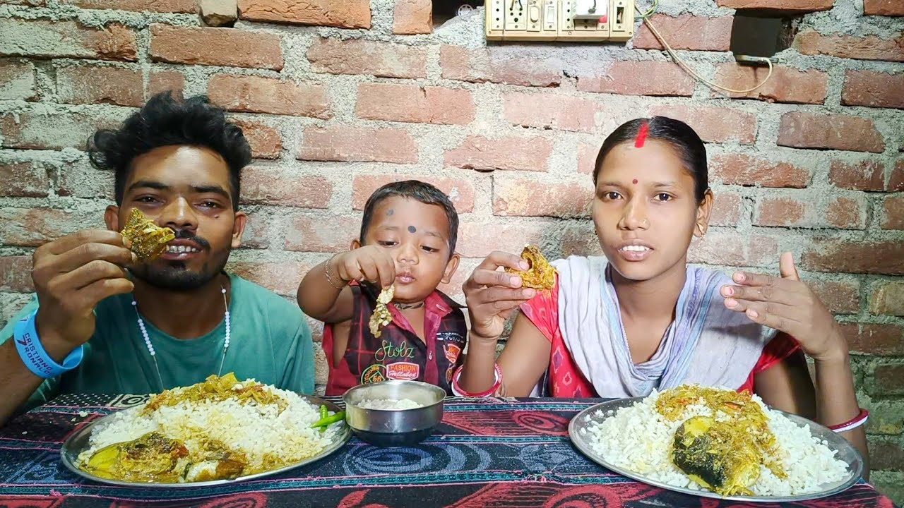 fish curry rehu fish curry big bite eating show jh eating show - YouTube