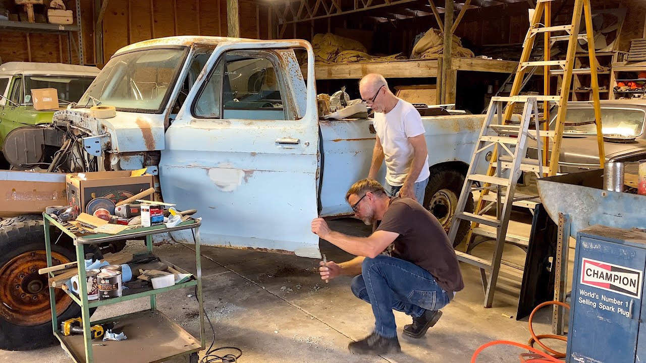 SWAMP Dragon Rescue! BODY WORK & PAINT! Abandoned 74 F250 Custom 390 V8 ...