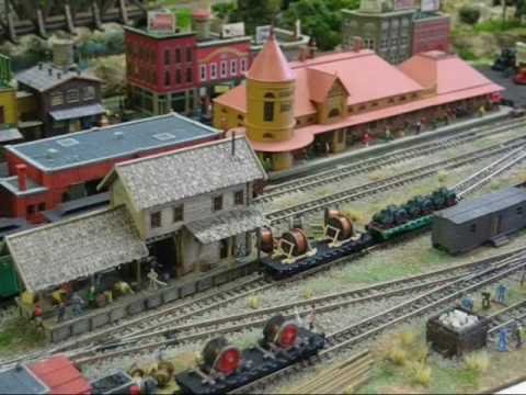 Model railroad in Z-scale - YouTube