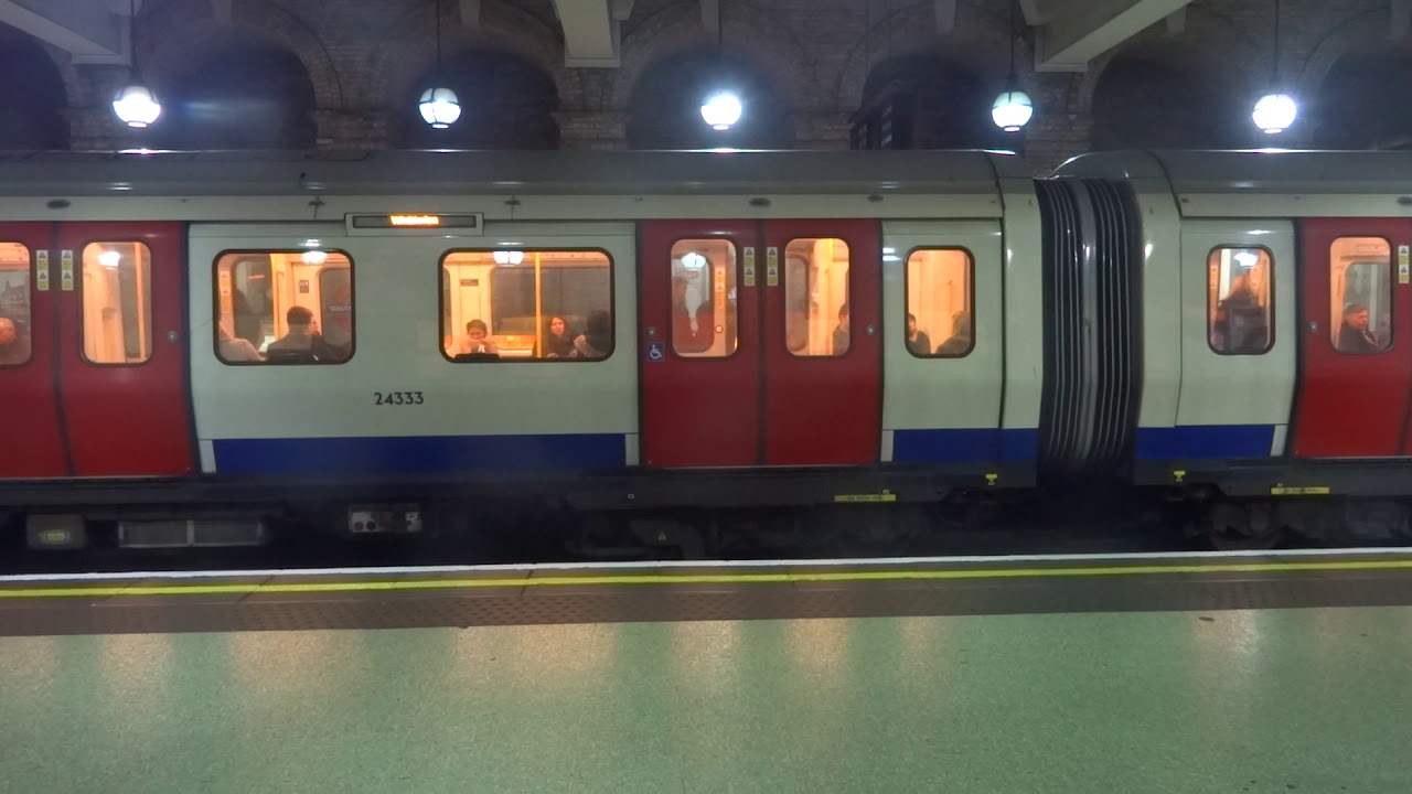 District Line trains at Gloucester Road - YouTube
