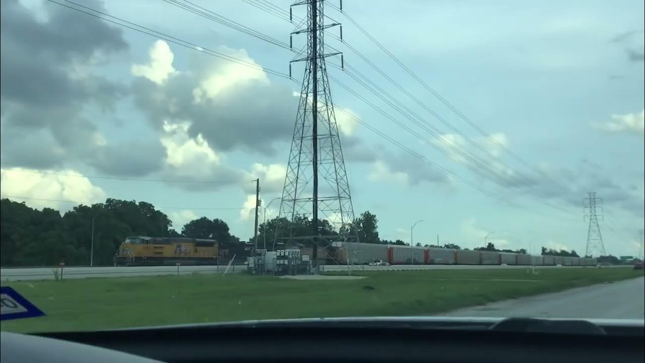 UP 3083 NB With NS Power Leads Auto Rack Houston,Tx - YouTube
