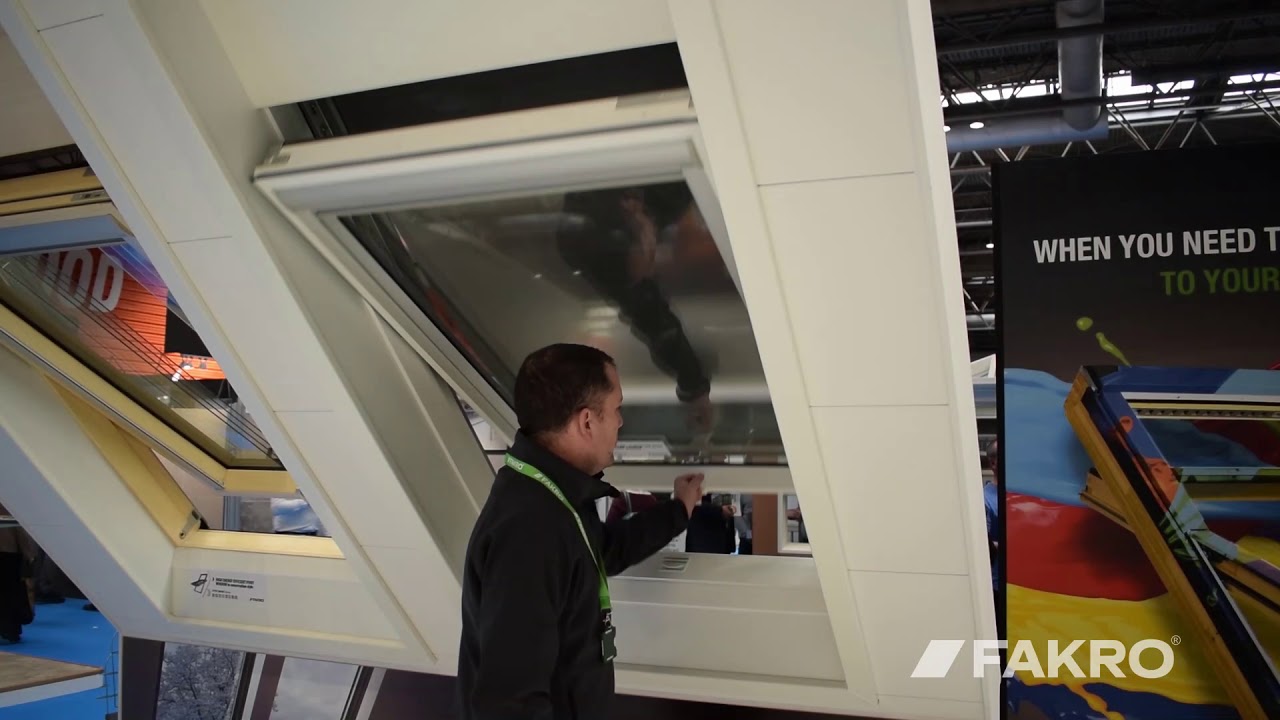 Centre Pivot Roof Window in Action - YouTube