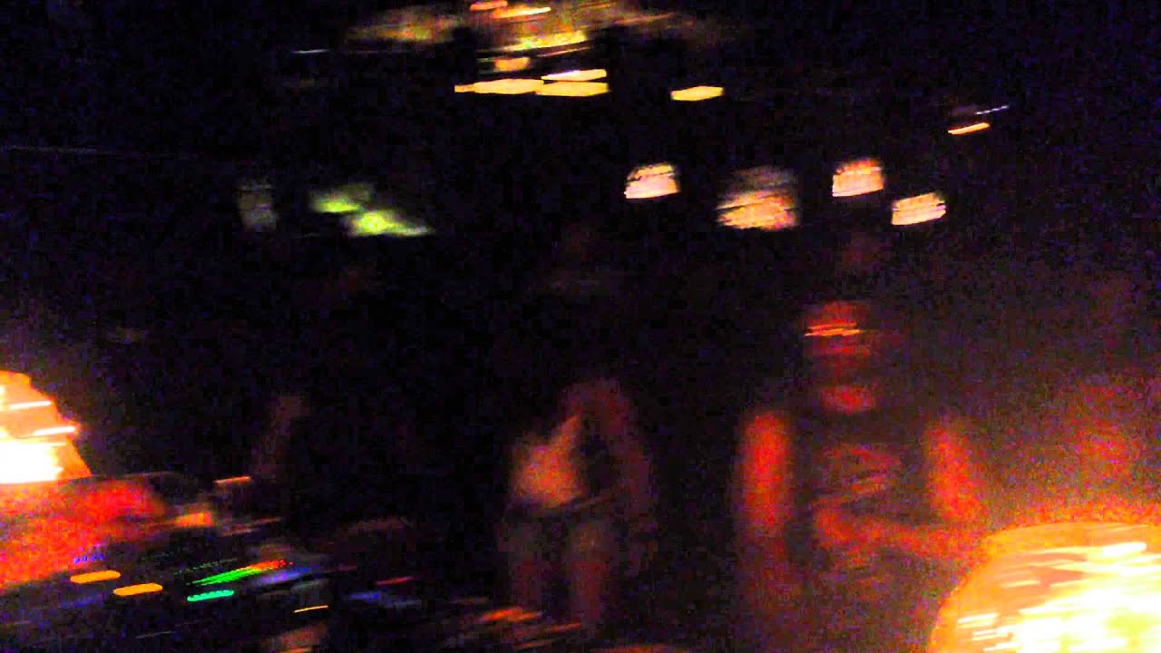 Dj Digoa playing @ Chronicles , Vagator beach - Goa , India - YouTube