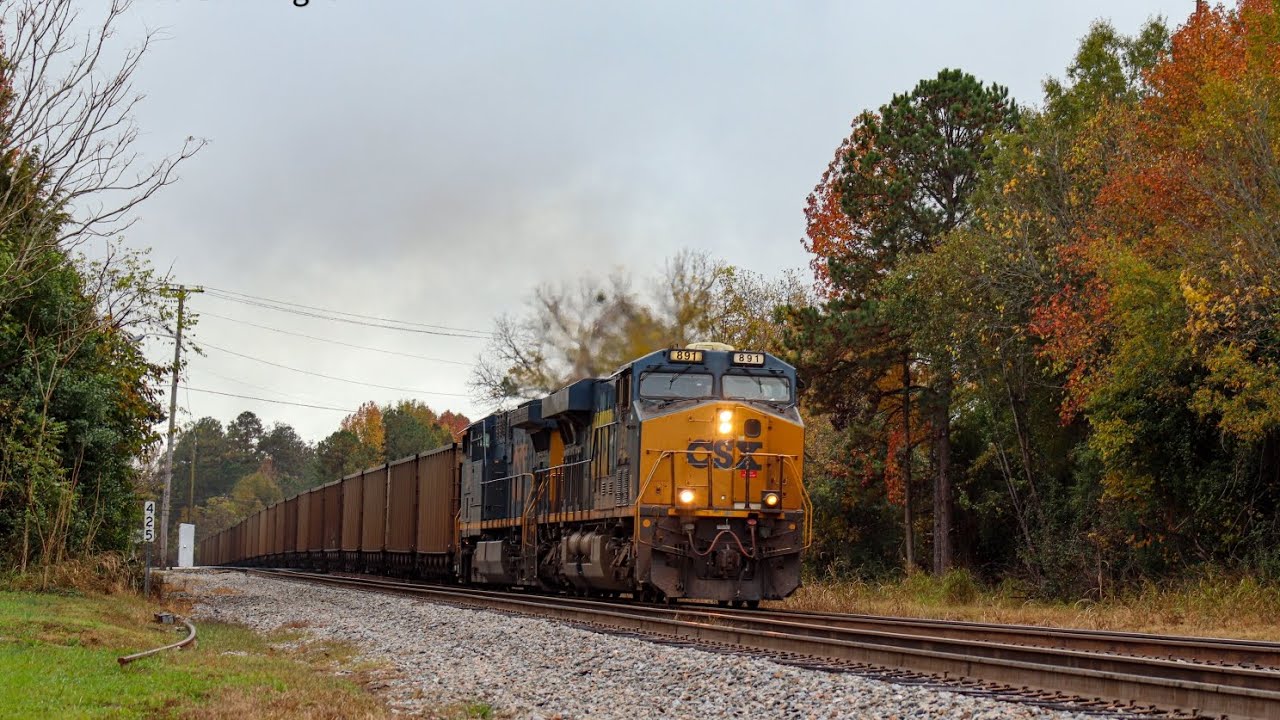 CSX ES44AC Gevo #891 leads C319 w/ friendly crew - YouTube