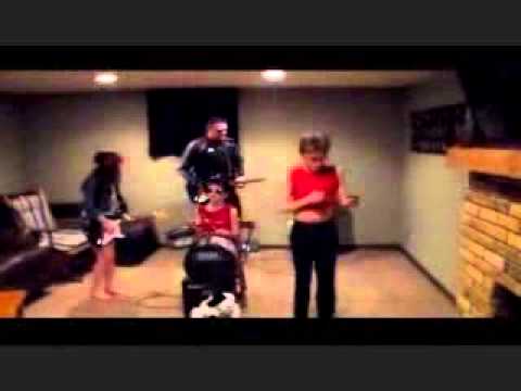 THE BEST SONG COVER IN HISTORY (Foreigner Urgent) - YouTube