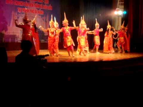 lao traditional dance 2 - YouTube