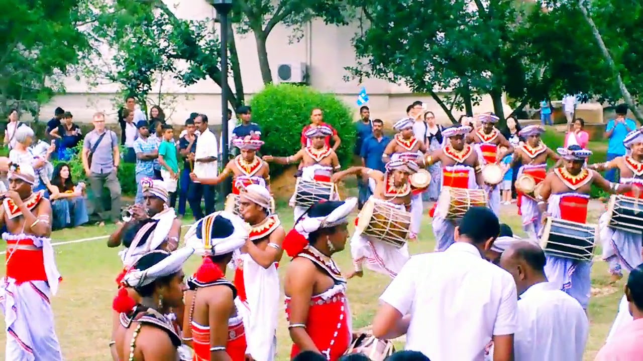 හේවිසි වාදනය hewisi wadanaya (Bera - බෙර) - YouTube