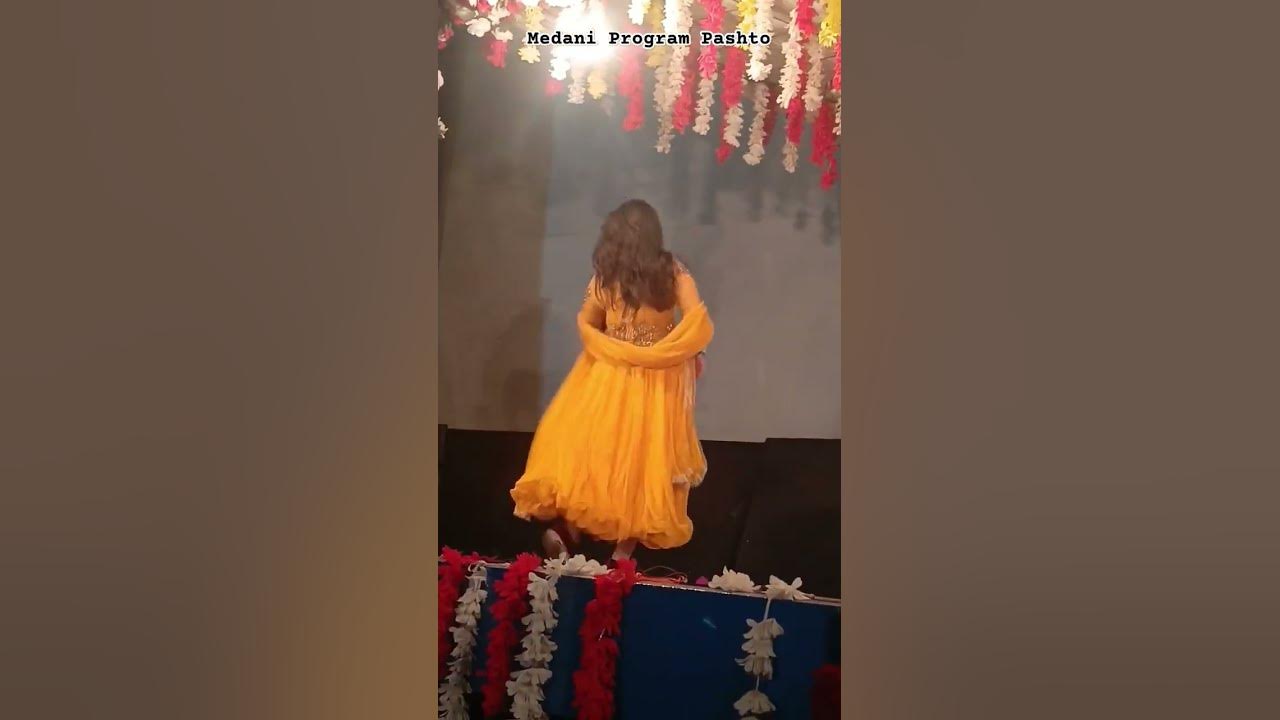 Chup Chup Meena Pata Kawa #pashto #dance #stageshow - YouTube