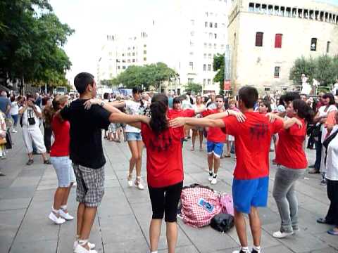 Catalonian Dancing - Barcelona - YouTube